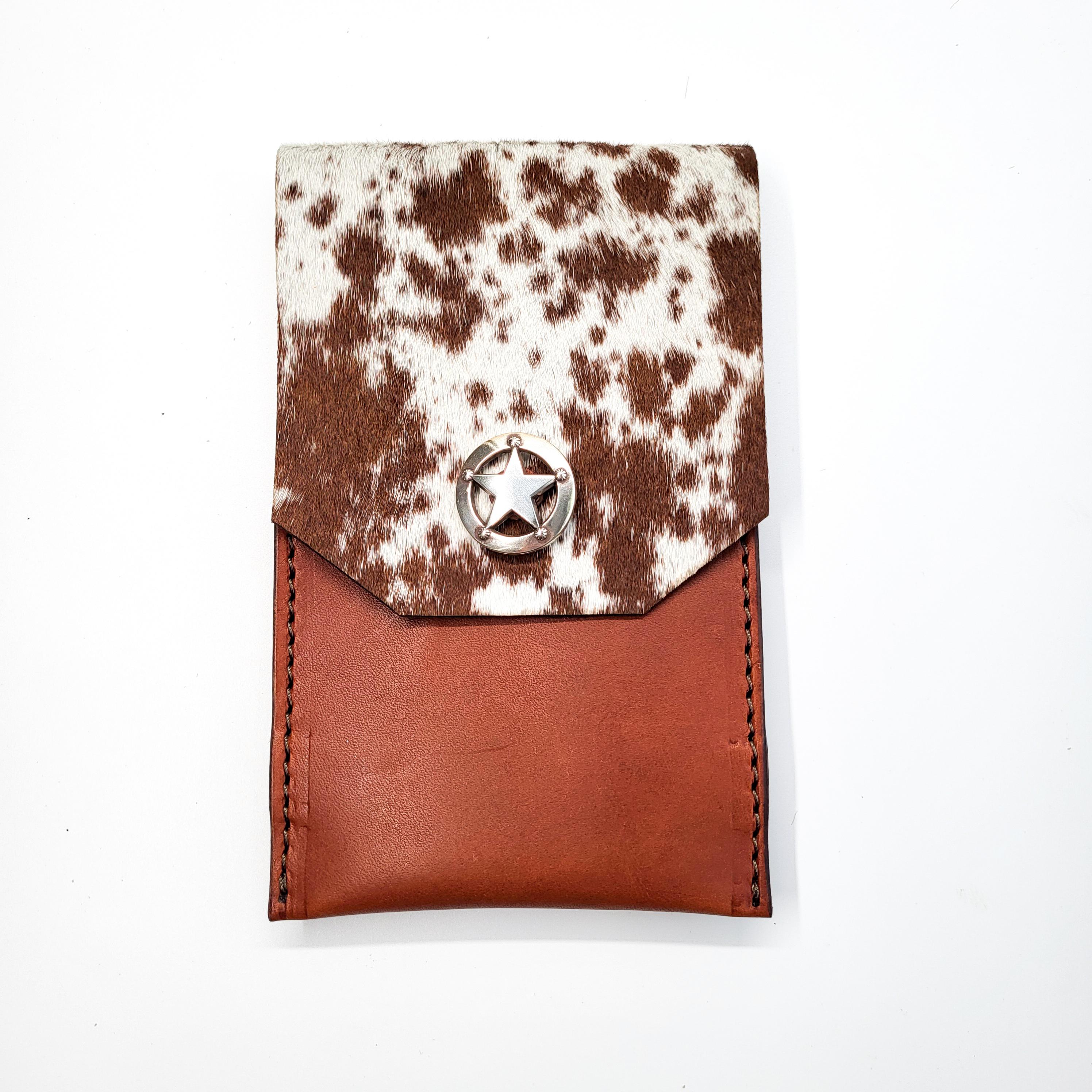 Rear Cinch Phone Holder – Hoofbeat Designs Leather Co.